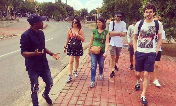 Soweto Walking Tour including Meal with Book Ibhoni – Hyperli